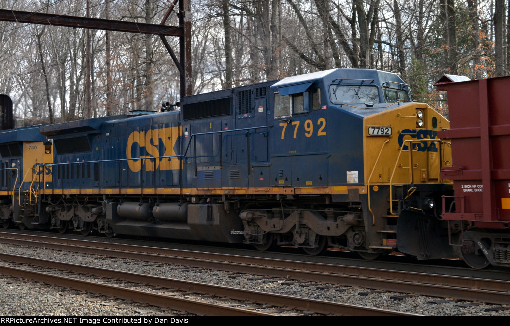 CSX C40-8W 7792 trails on W089